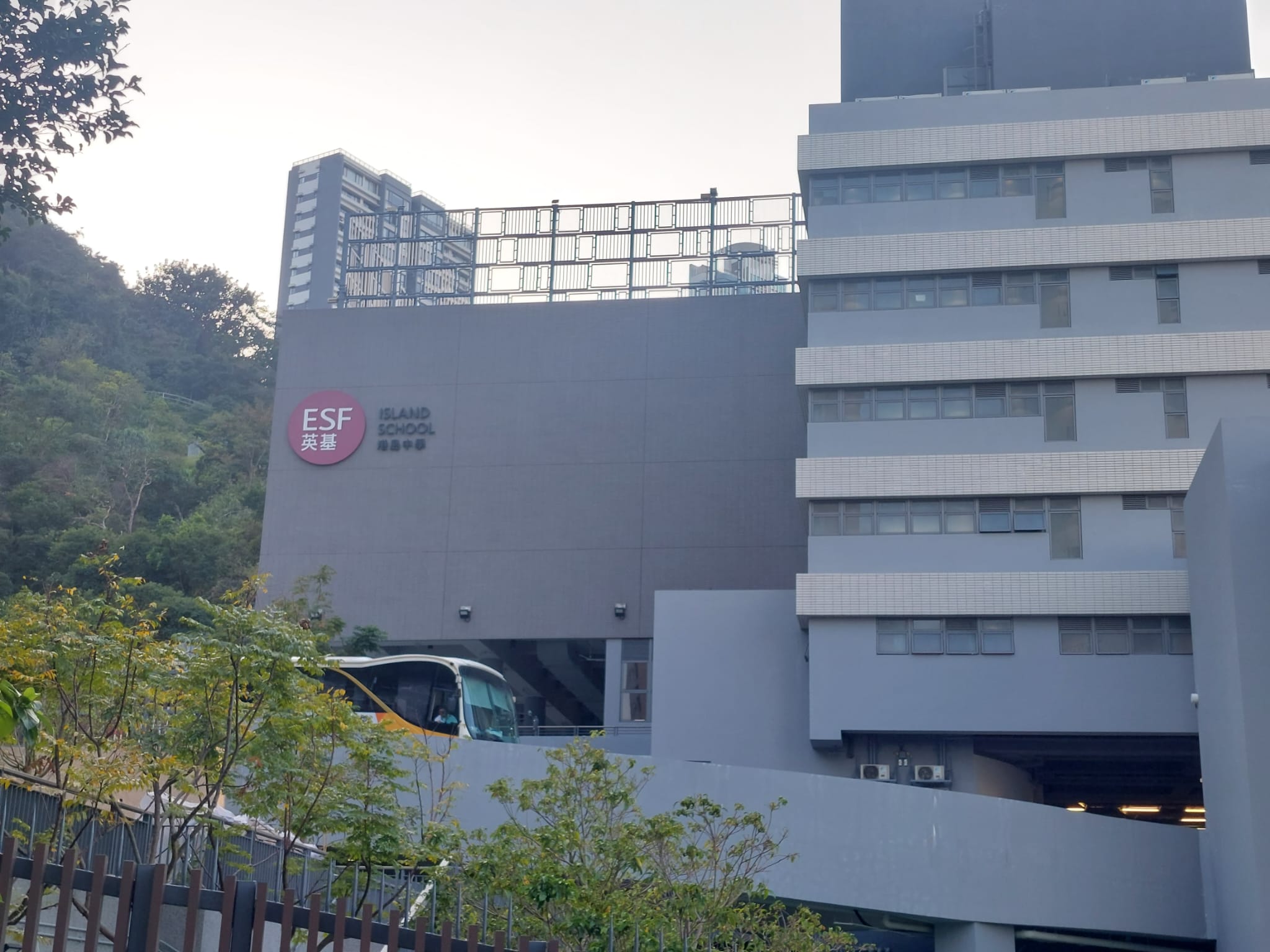 Frog-is HK Island School has adopted Frogis brand waterproof speakers ...